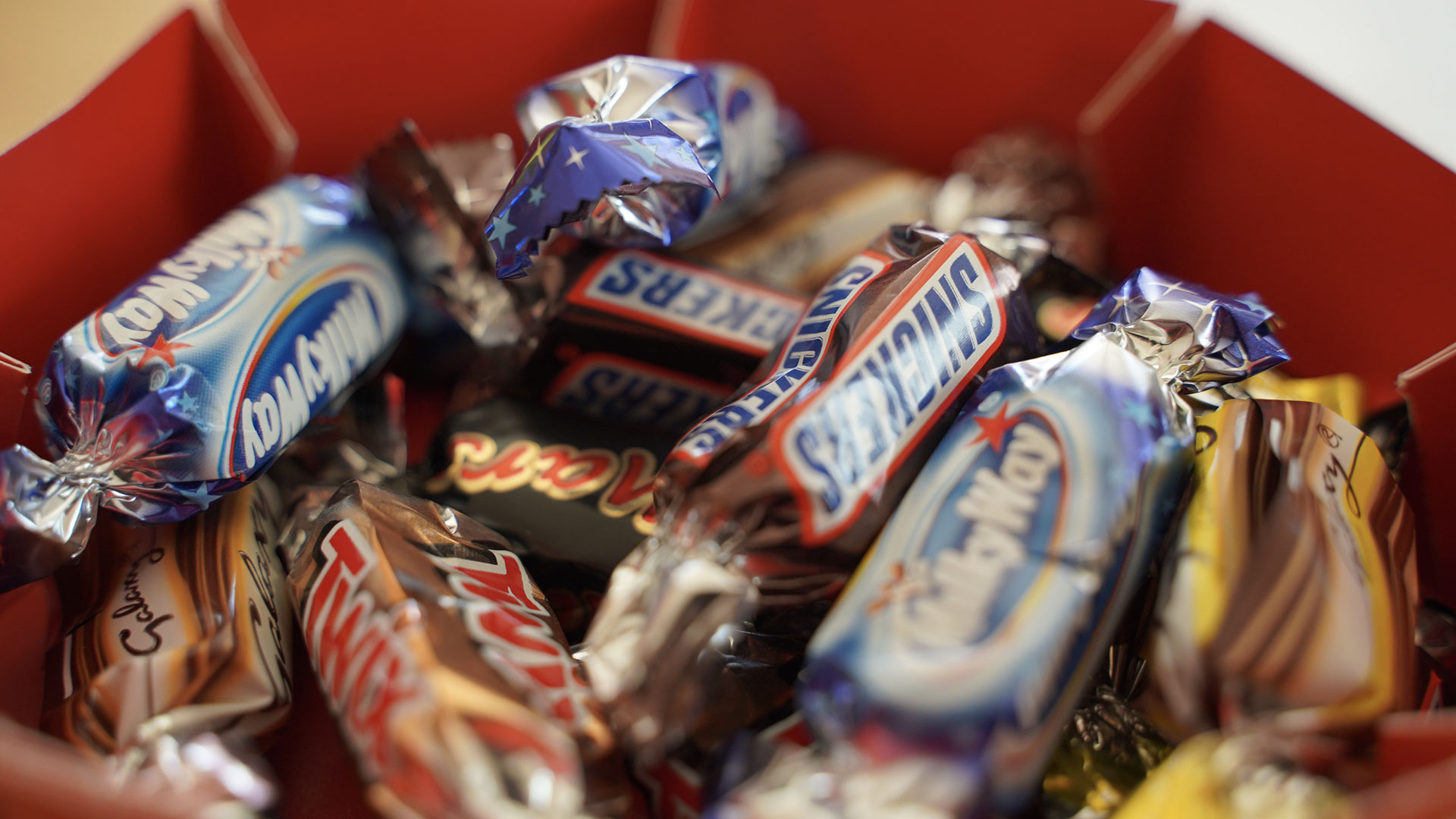 Most Popular Halloween Candy in the U.S. - United Faith Mortgage